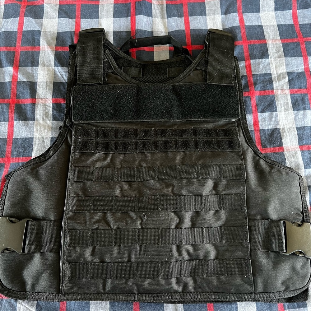 Bullet Proof Vest (Doesn’t Come With Plates) All Black - Gem